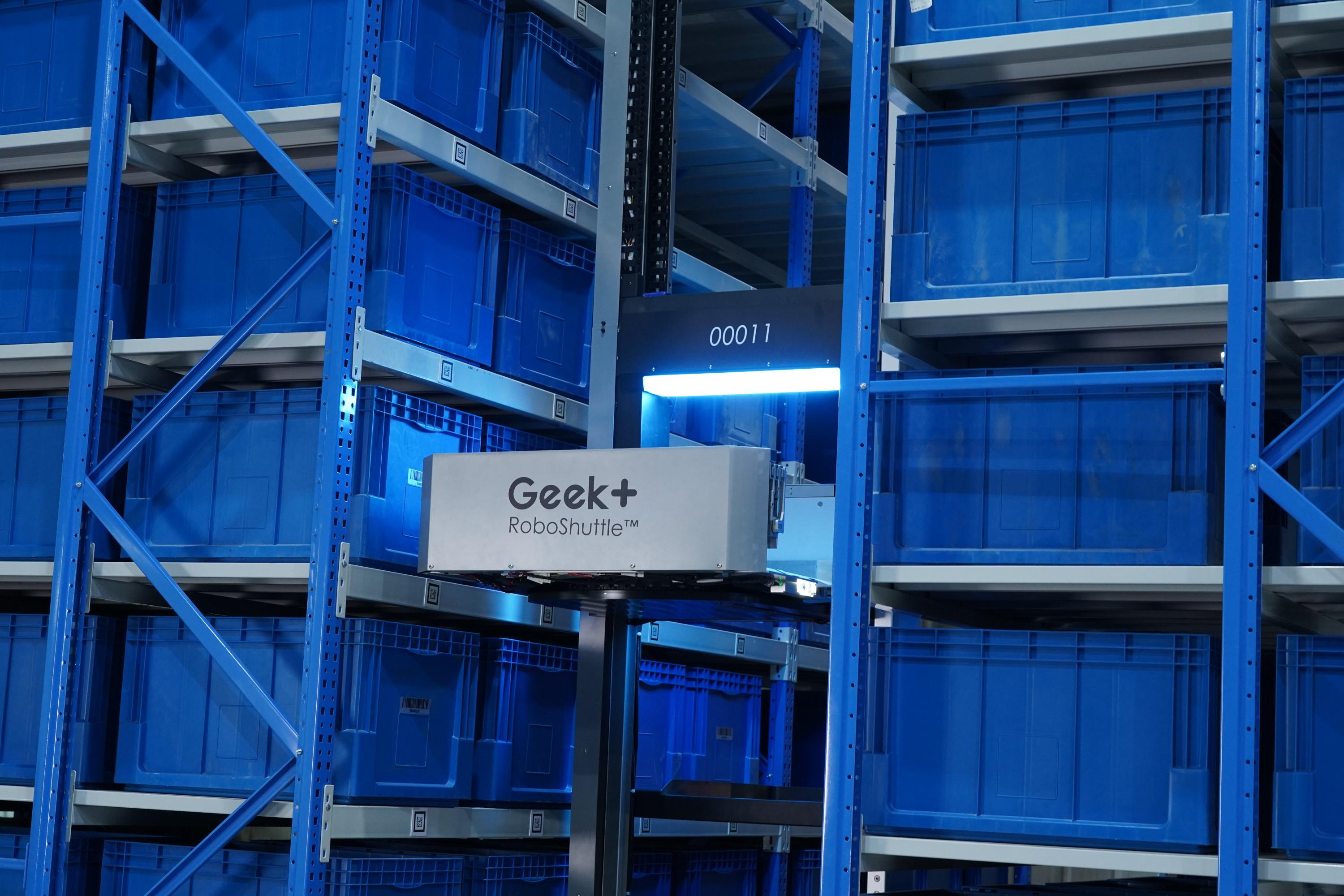 Geek+ RoboShuttle 大小車貨箱揀選方案 │ Unitech